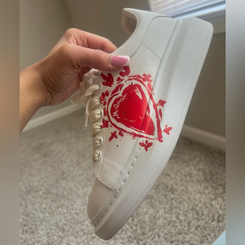 Alexander Mcqueen Heart-Print Platform Sneaker - Gem